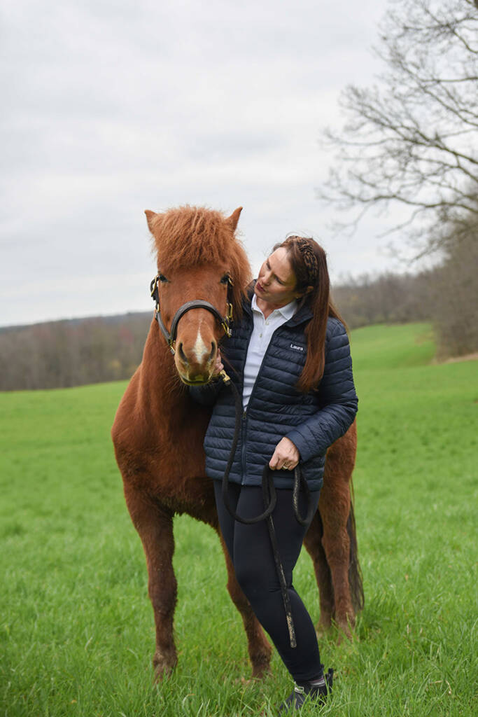 Laura Huizenga | Hestóvin Stables